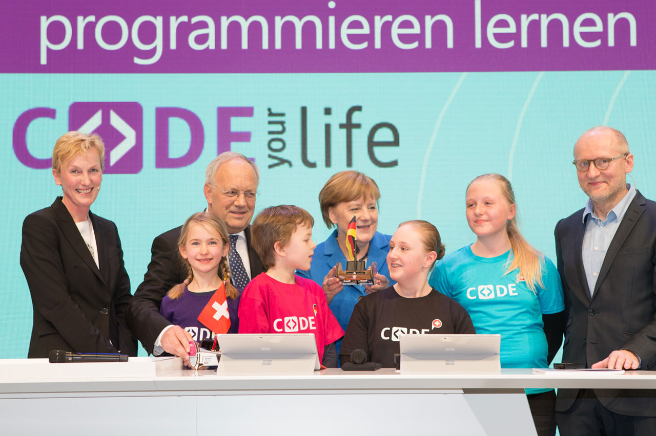 Bundeskanzlerin auf der CeBIT | Code Your Life